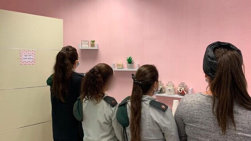 IDF intelligence unit boasts first breastfeeding room - JNS.org