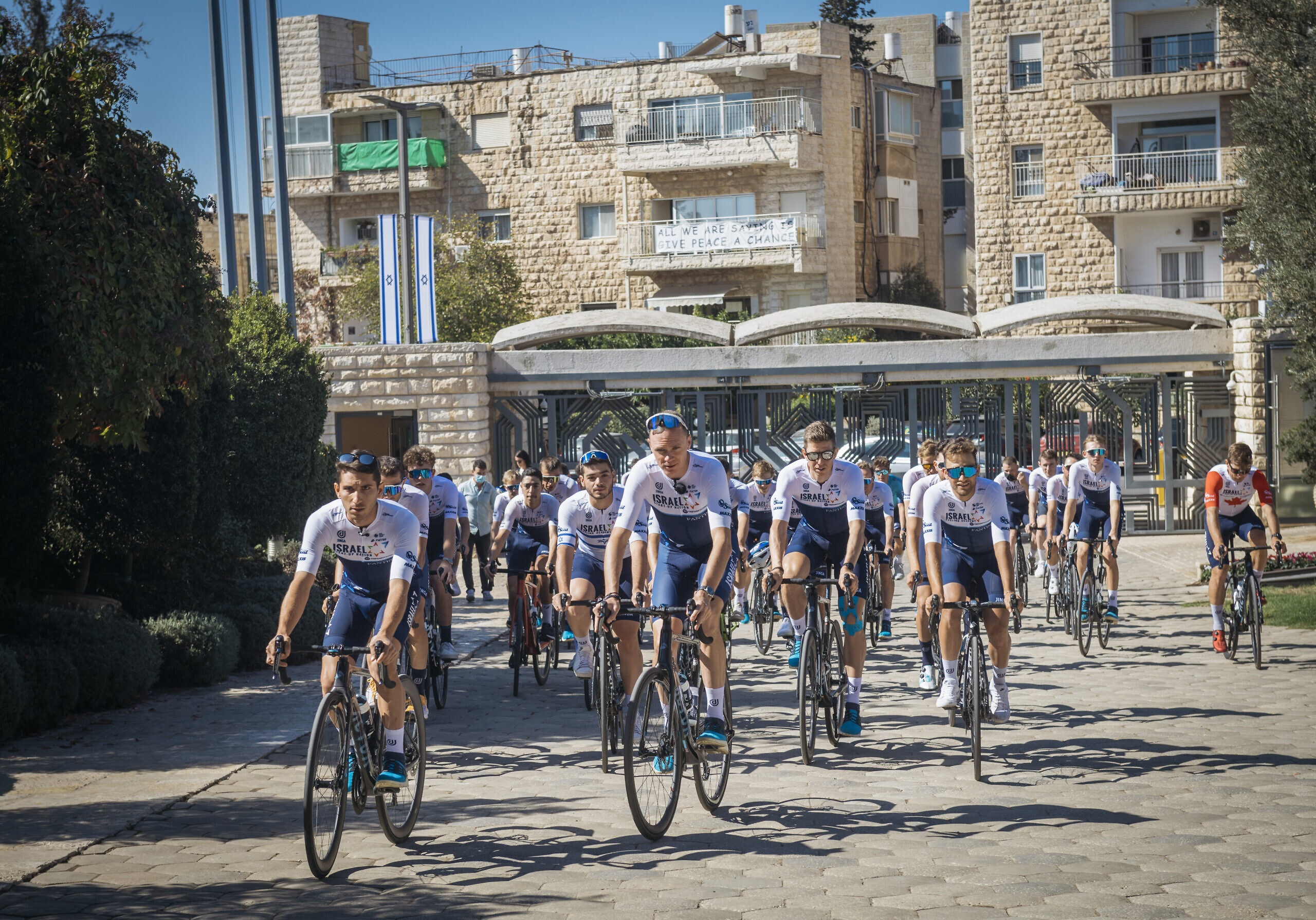 Israel’s top-ranked cycling team makes its long-awaited homecoming ...
