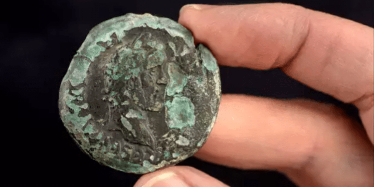 Rare Roman ‘goddess coin’ discovered off Carmel coast - JNS.org