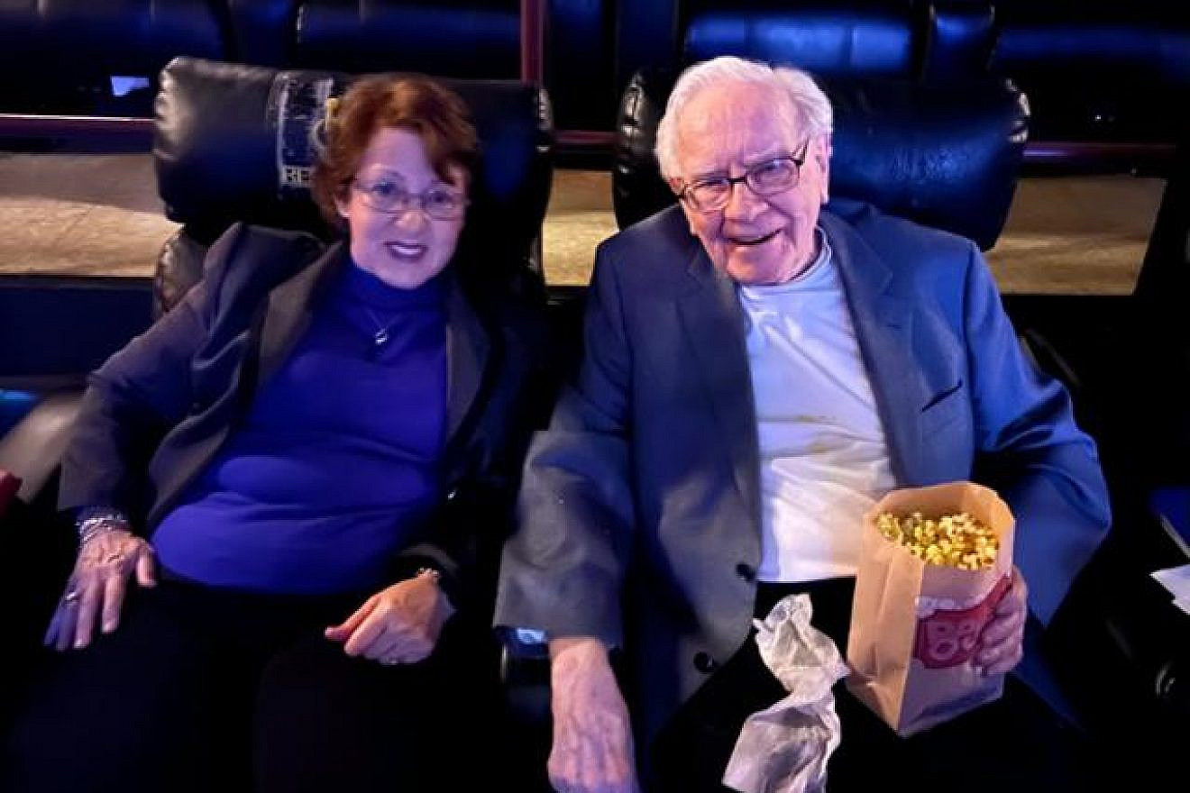 Warren Buffett attends Omaha Film Festival screening of documentary on ...