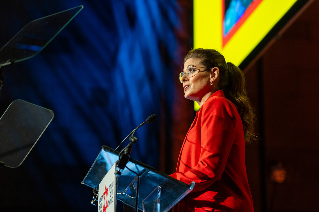 Actors Nate Buzz and Debra Messing, former Miss Israel Noa Cochva ...