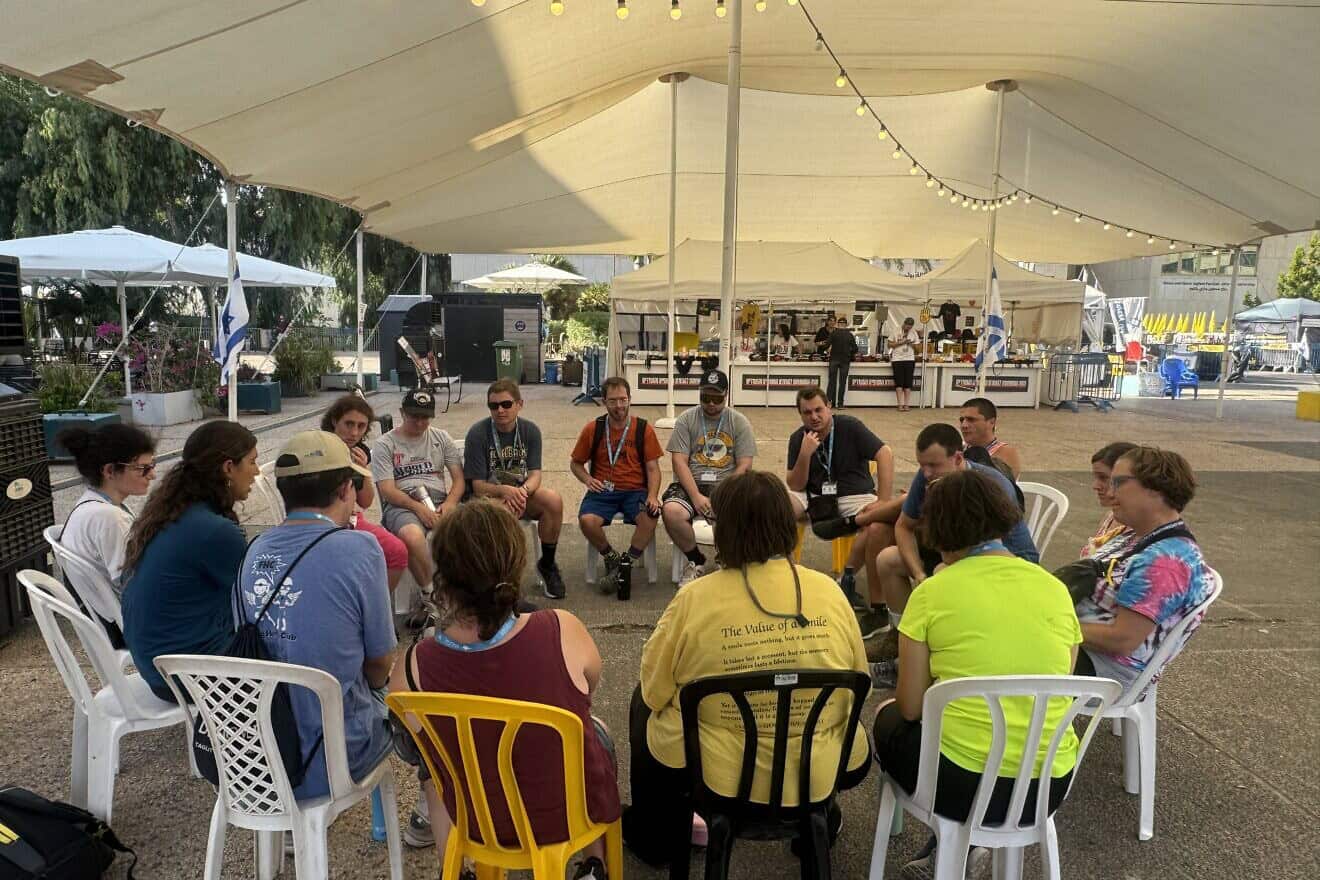 First-time Birthright volunteering trip for those with disabilities ...